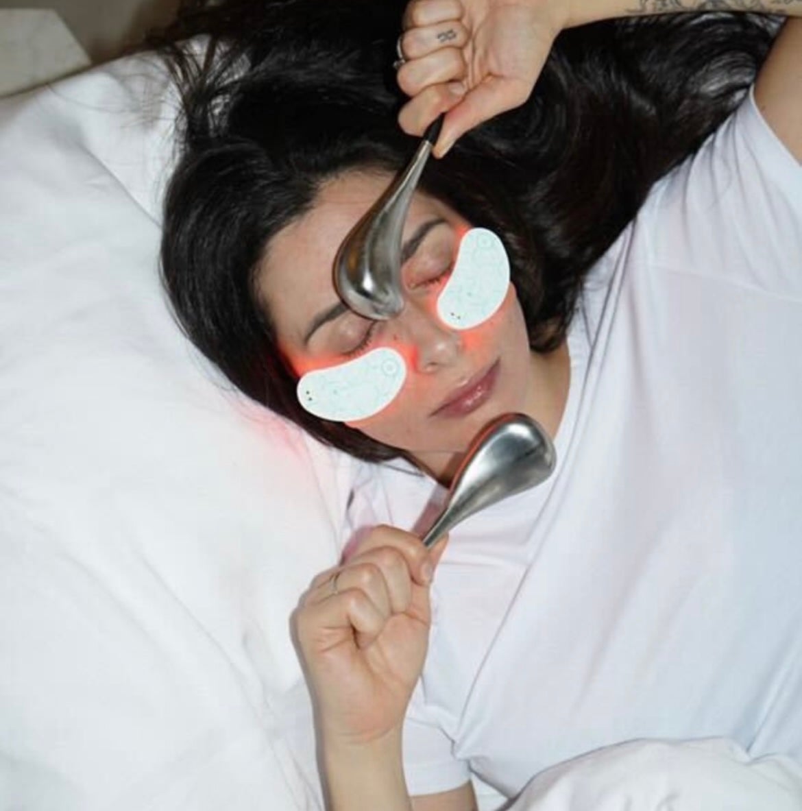 The Chill & Sculpt - Holistic Facial + Gua Sha + Cryotherapy 6 Pack | Sustainable Youth Skin